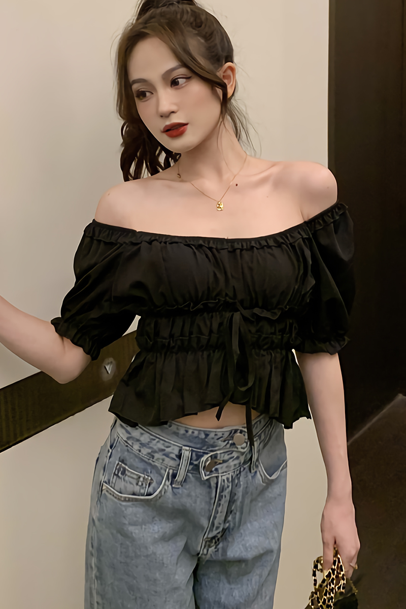BACKORDER - Daniella Gathered Crop Top In Black | I.Silhouette
